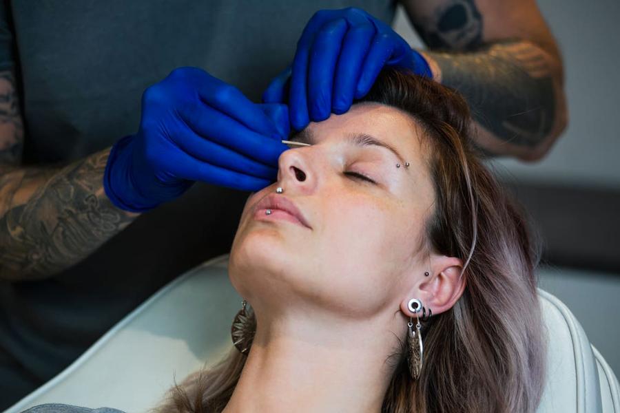 Formation Piercing : Se former pour devenir un(e) expert(e) - Formation Hygiène et salubrité ...